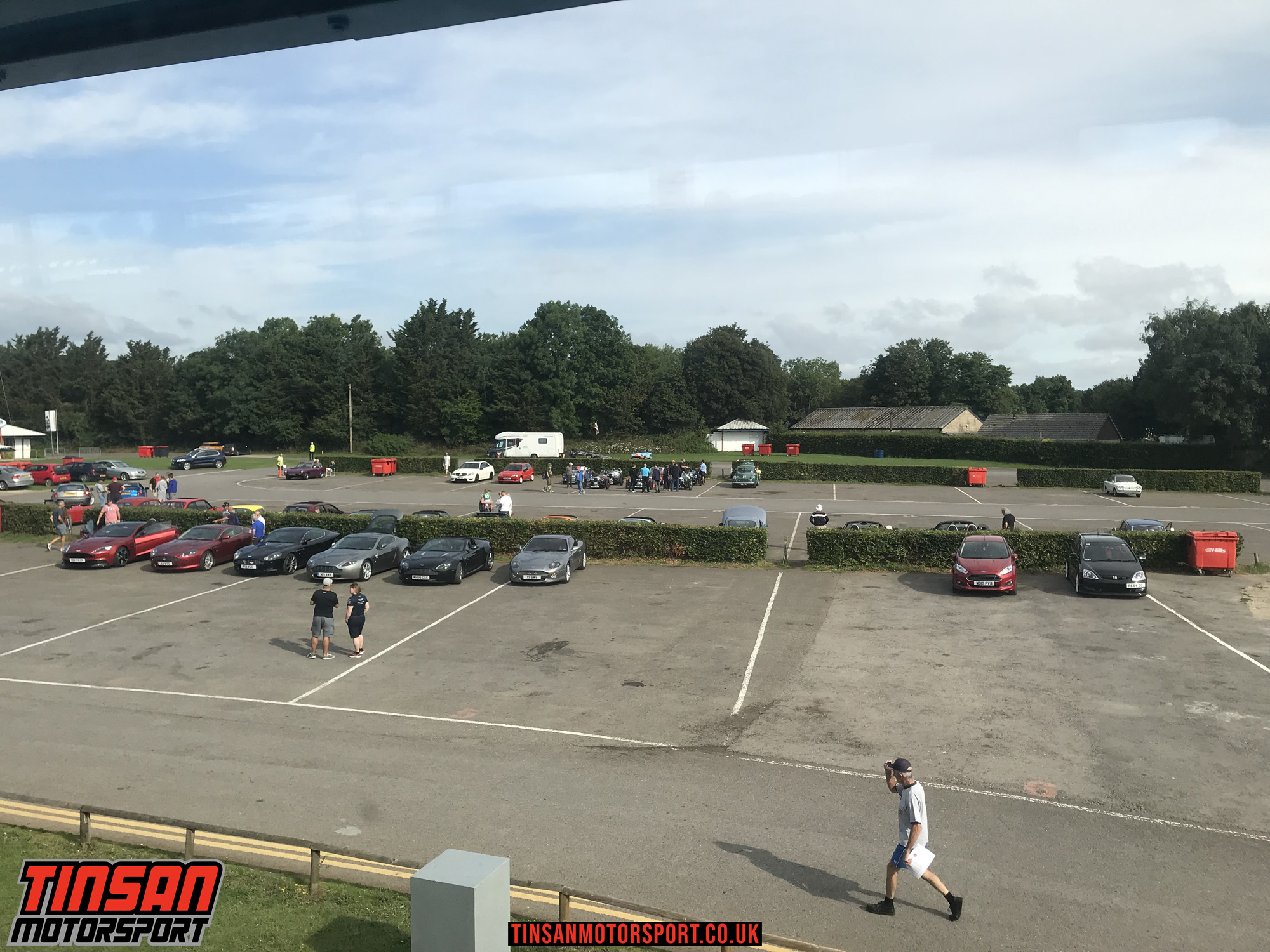 Site facilities at Castle Combe - gallery - Tinsan Motorsport